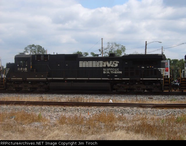 NS 8818